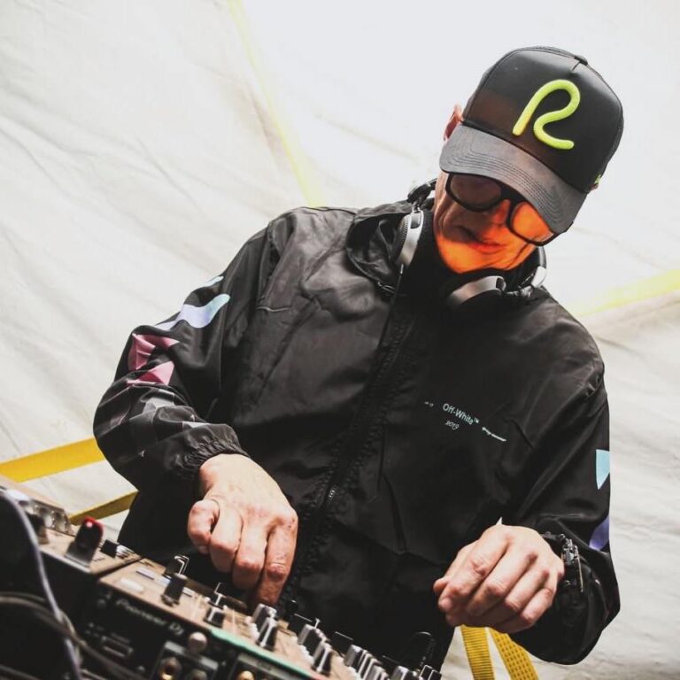 Ultimate Dance Radio - Internet Radio Station